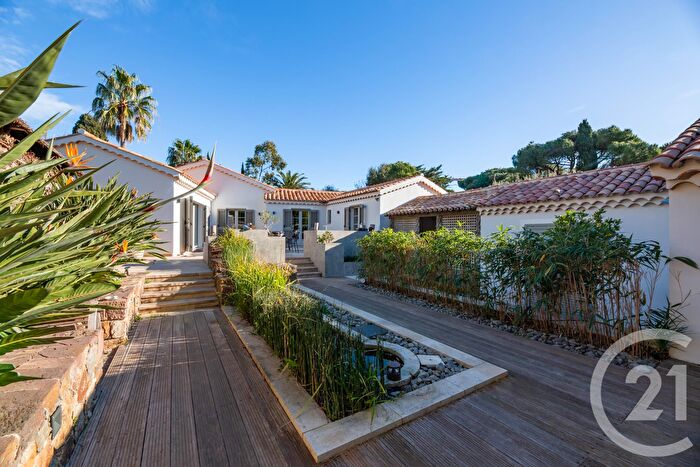 Maison à vendre - Sainte-Maxime, Saquèdes, Quilladou, Garonnette, Golfe - 11 pièces - 6 chambres