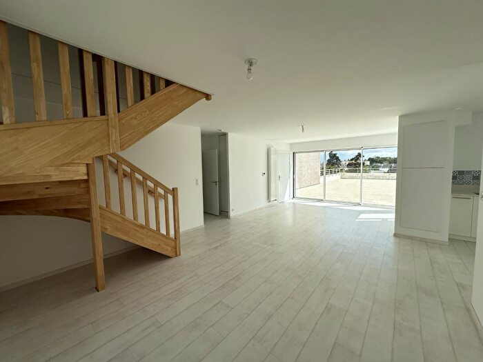 Appartement 6 pièces à Quartiers Nord-Est, Maurepas, à louer