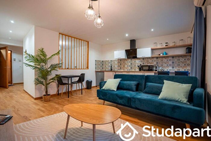 Maison à louer - La Pionne-Zone dEchange, Avignon - 2 pièces - 1 chambre