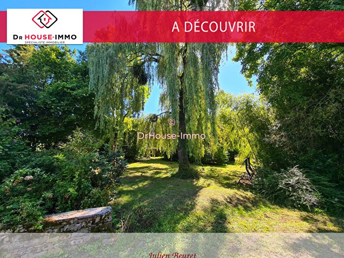Maison 9 pièces à vendre à Huanne-Montmartin