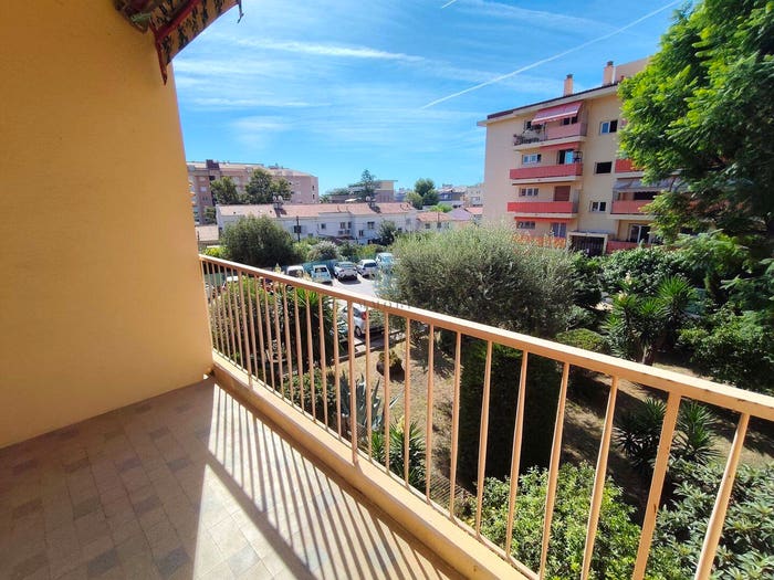 Roquebrune-Cap-Martin : Appartement 2 pièces à louer