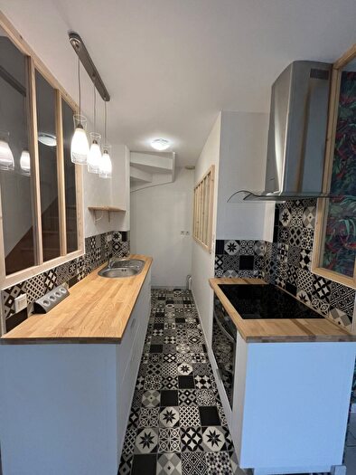 Maison à louer - Gare-Senelle-Pont de Paris, Laval - 2 pièces - 1 chambre