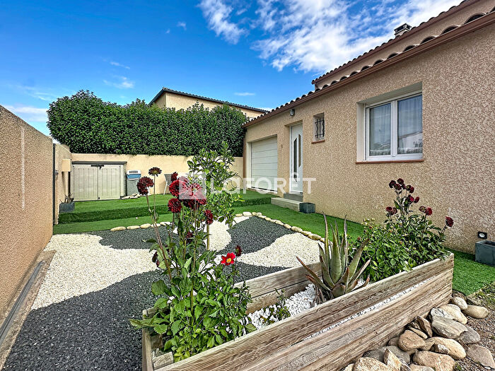Corbère-les-Cabanes : Maison 5 pièces à vendre