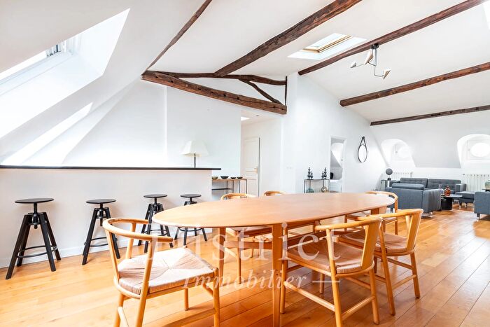 Appartement à louer - Paris e , Triangle dOr - 4 pièces - 3 chambres