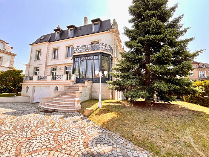 Maison à vendre - Metz, Nouvelle ville - 15 pièces - 10 chambres