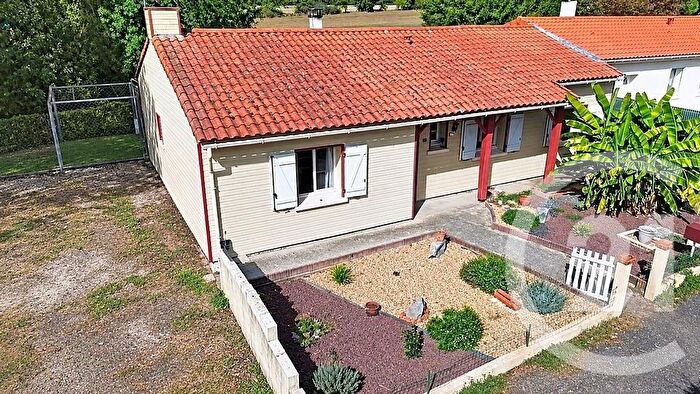 Maison 6 pièces à vendre à Saint-Christophe-la-Couperie