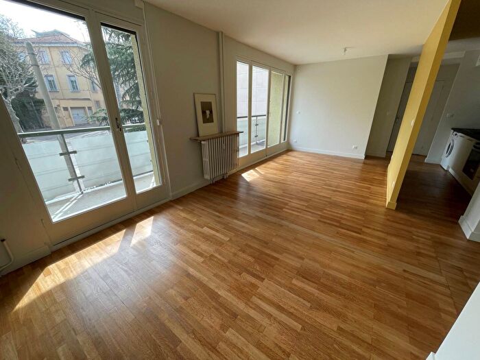 Appartement à louer - Saint Jacques-Chavanelle, Saint-Étienne - 2 pièces - 1 chambre