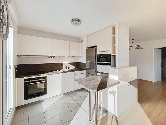 Appartement à vendre - Eckbolsheim - 4 pièces - 3 chambres