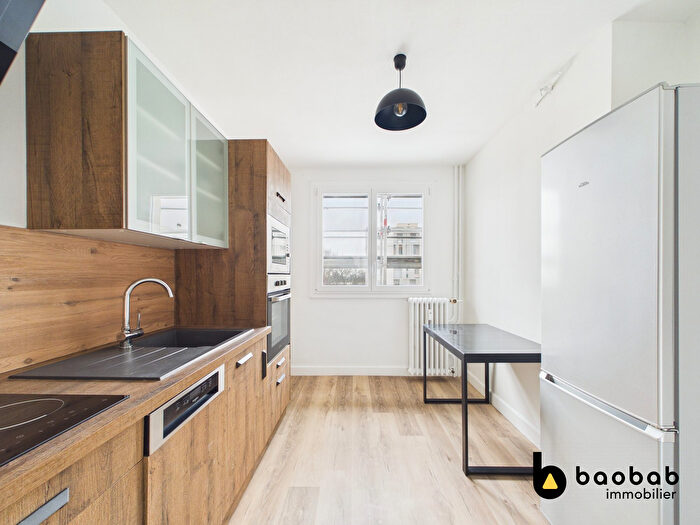 Appartement à louer - Chambéry, Biollay - 4 pièces - 3 chambres