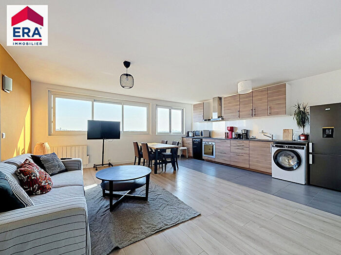 Charenton-le-Pont, Quai des Carrières : Appartement 3 pièces à vendre