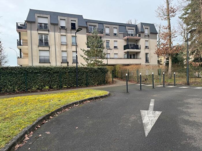 Appartement à louer - Dammarie-les-Lys, Petit Dammarie, Croix Saint-Jacques - 3 pièces - 2 chambres