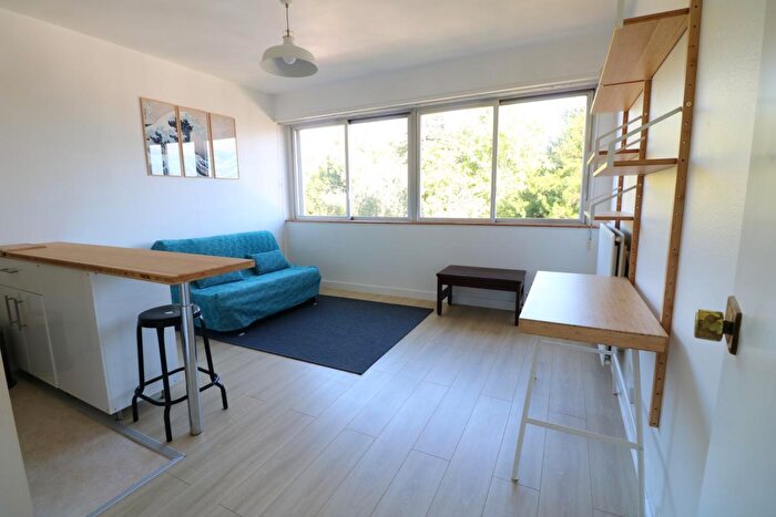 Appartement à louer - Nantes, Hauts-Pavés, Saint-Pasquier, Saint-Félix, Université - 1 pièce