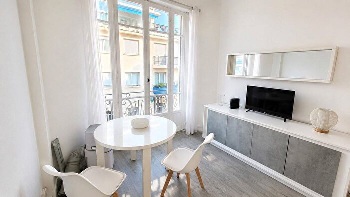 Appartement 1 pièce à Parc Impérial, Le Piol, Nice, à louer