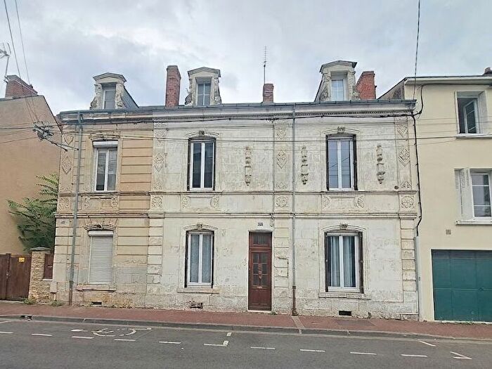 Maison 6 pièces à Châtellerault, Centre-ville, à vendre