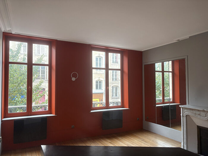 Appartement à louer - Nancy, Centre-ville, Charles III - 2 pièces - 1 chambre