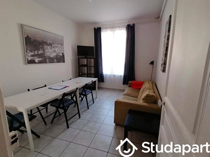 Maison à louer - Cernay Jamin-Jean Jaurès-Epinettes, Reims - 6 pièces - 4 chambres