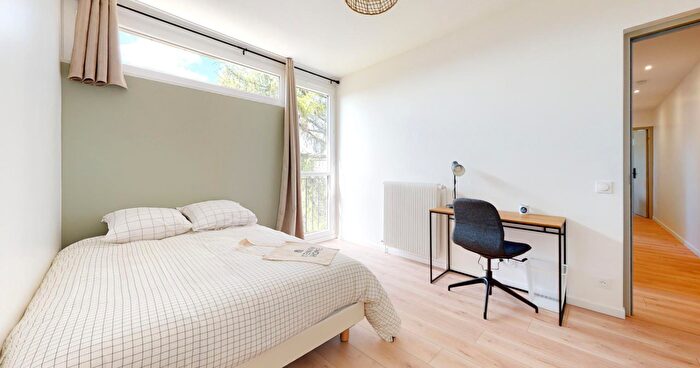 Appartement 1 pièce à Quartiers Nord-Est, Jeanne d'Arc, à louer