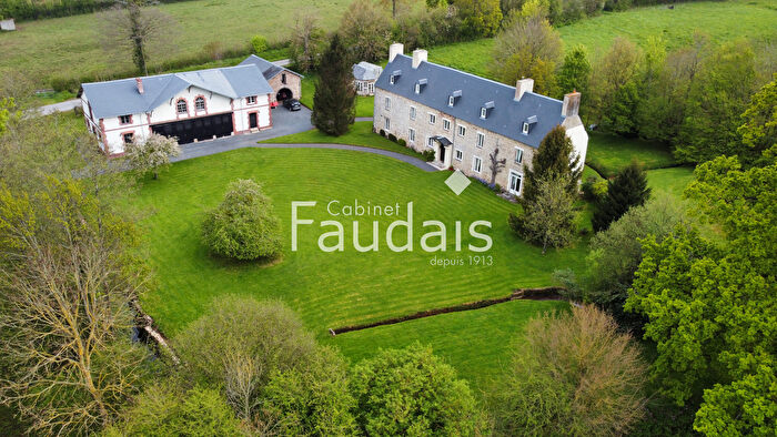 Maison à vendre - Saint-Lô, Nord - 10 pièces - 8 chambres