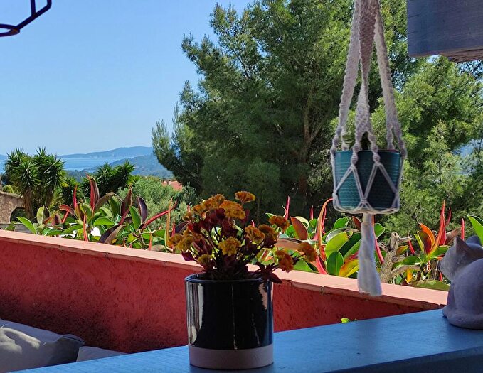 Maison à vendre - Bormes-les-Mimosas, La Favière, Le Gau, Cap-Bénet, Cabasson, Plages - 16 pièces - 8 chambres