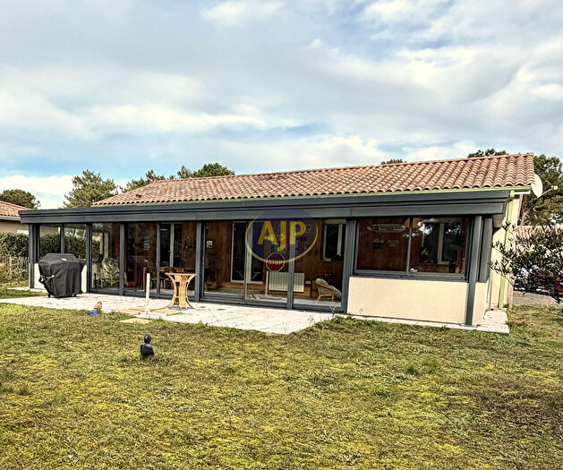 Maison à vendre - Vendays-Montalivet - 5 pièces - 3 chambres