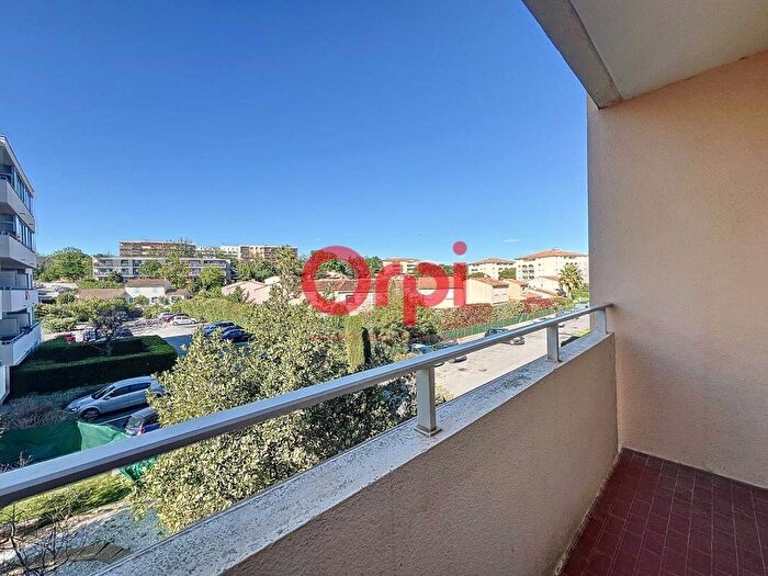 Appartement à louer - Saint Lambert, Fréjus - 1 pièce