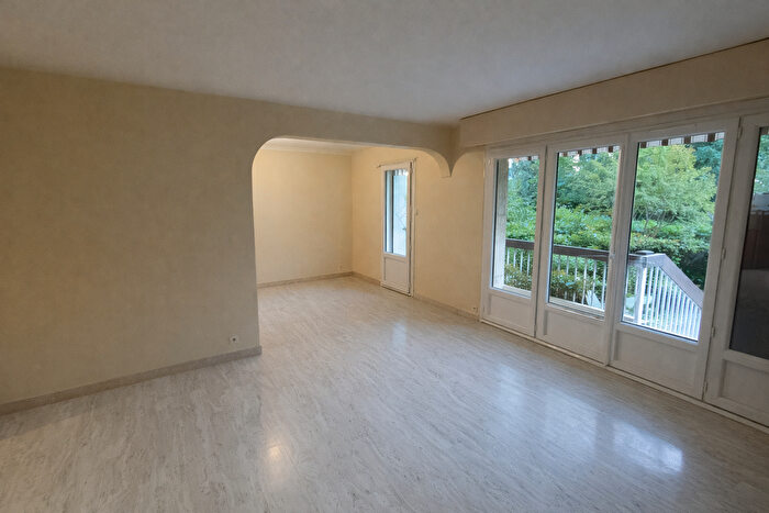 Appartement à louer - Aix-en-Provence, Saint-Donat, Les Platanes - 4 pièces - 2 chambres