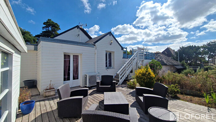 Maison à vendre - Merville-Franceville-Plage - 8 pièces - 6 chambres