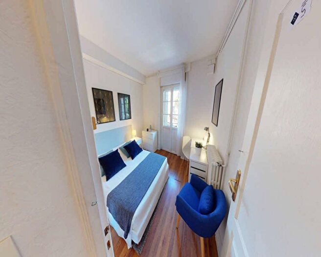 Appartement à louer - Les Chalets, Toulouse - 7 pièces - 8 chambres