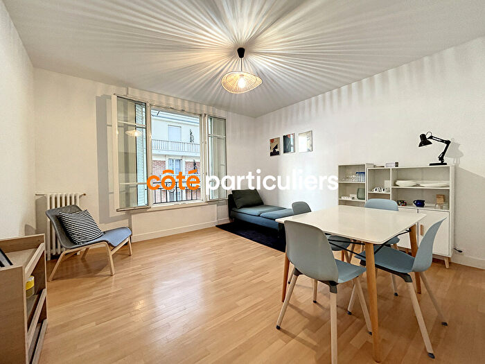 Appartement à louer - Saint-Maur-des-Fossés, La Varenne - 2 pièces - 1 chambre