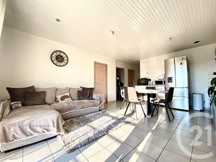 Appartement à vendre - Saint-Genix-sur-Guiers - 3 pièces - 2 chambres