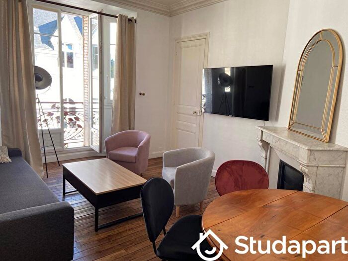 Centre Ville, Reims : Appartement 1 pièce à louer