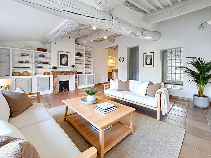 Appartement à vendre - Aix-en-Provence, Centre-ville - 4 pièces - 3 chambres