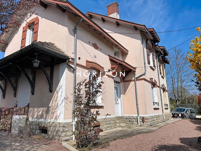 Maison 10 pièces à Montceau-les-Mines, à vendre