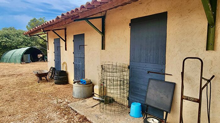 Maison à vendre - Gargas - 12 pièces - 9 chambres