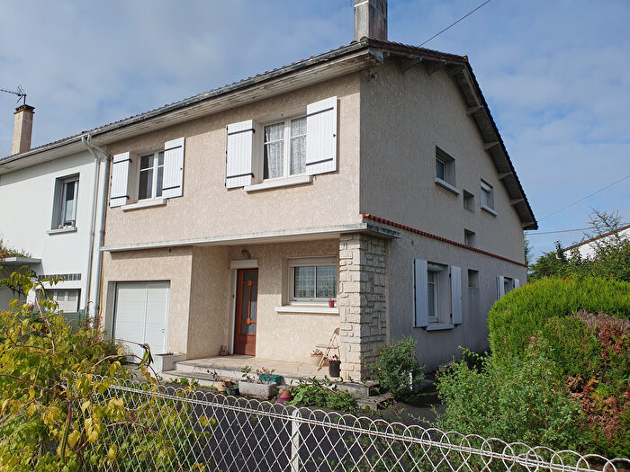 Maison à vendre - Saintes, Centre-ville - 4 pièces - 3 chambres