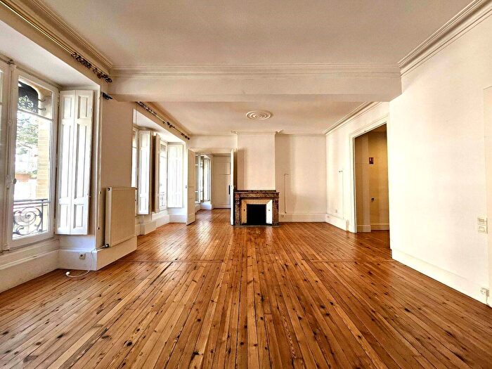 Appartement à louer - Carmes, Toulouse - 5 pièces - 4 chambres