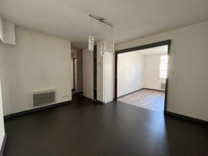 Appartement à louer - Centre Ville Nord, Rochefort - 2 pièces - 1 chambre