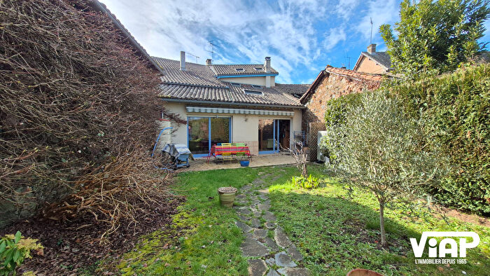 Maison à vendre - Exideuil - 6 pièces - 4 chambres