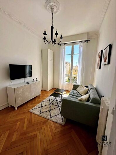 Appartement à louer - Thiers, Nice - 1 pièce