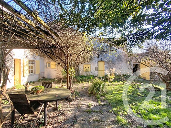 Maison à vendre - Charroux - 10 pièces - 5 chambres