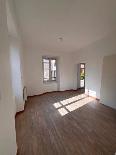 Basses Ferrailles-Jas, Cavaillon : Appartement 2 pièces à louer