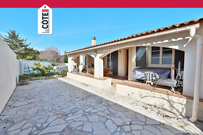 Maison à vendre - Saint-Mitre-les-Remparts - 4 pièces - 3 chambres