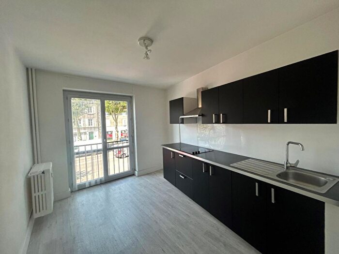 Appartement à louer - Montbrison, Centre-ville - 2 pièces - 1 chambre