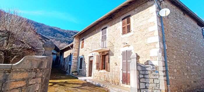 Maison à vendre - Ambléon - 6 pièces - 4 chambres