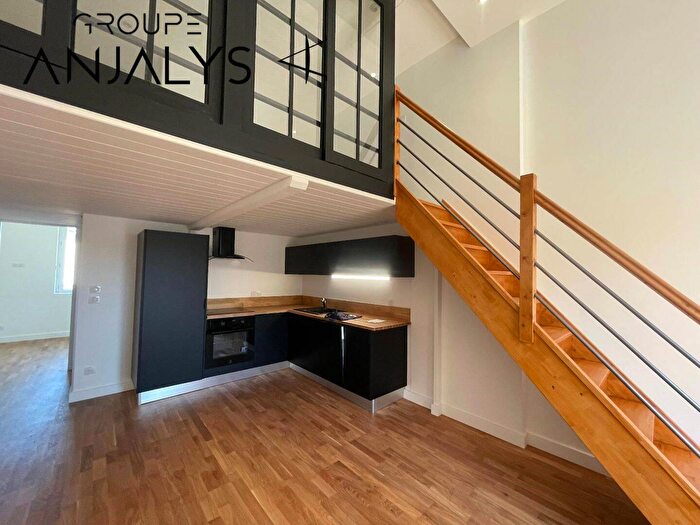 Appartement à louer - Centre Ville, Tassin-la-Demi-Lune - 3 pièces