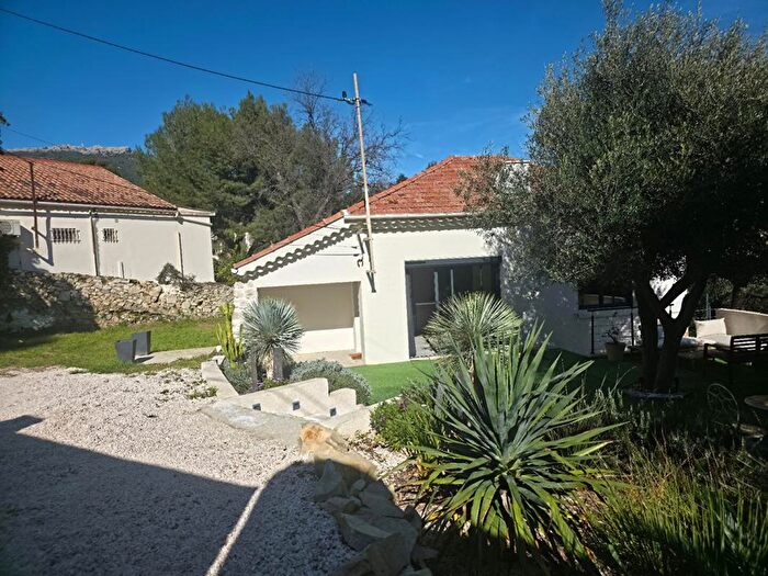 Maison à vendre - Toulon, La Chapelle, Saint-André - 4 pièces - 3 chambres