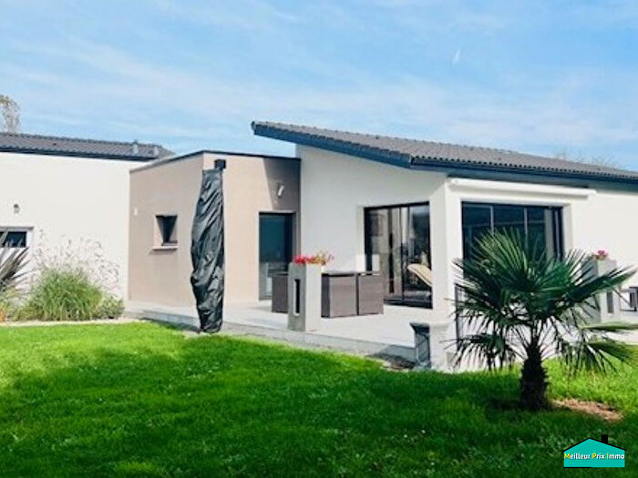 Maison à vendre - La Limouzinière - 5 pièces - 3 chambres