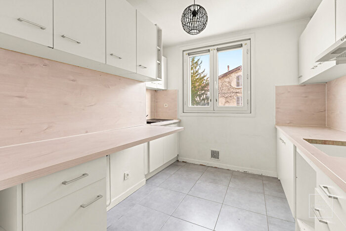 Appartement à vendre - Genay - 3 pièces - 2 chambres