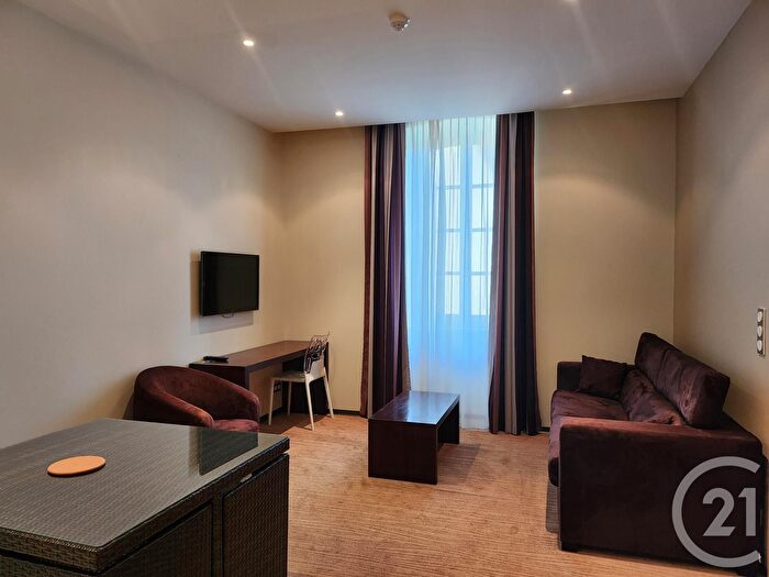 Appartement à louer - Saint-Affrique - 2 pièces - 1 chambre