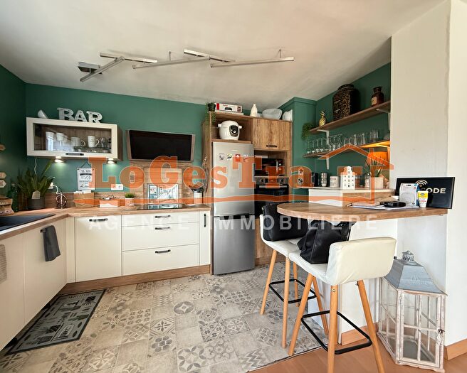 Appartement à vendre - Vittel - 4 pièces - 3 chambres